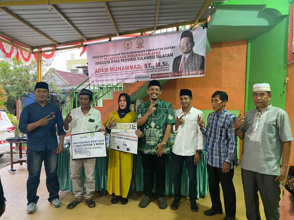 Adam Muhammad Salurkan Bantuan Motor Tiga Roda dan Ambulans Untuk ...